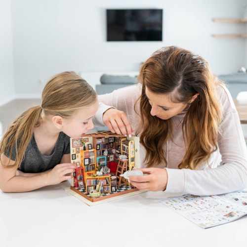 DIY 3D Wooden Puzzles - Miniature House: Sam's Study